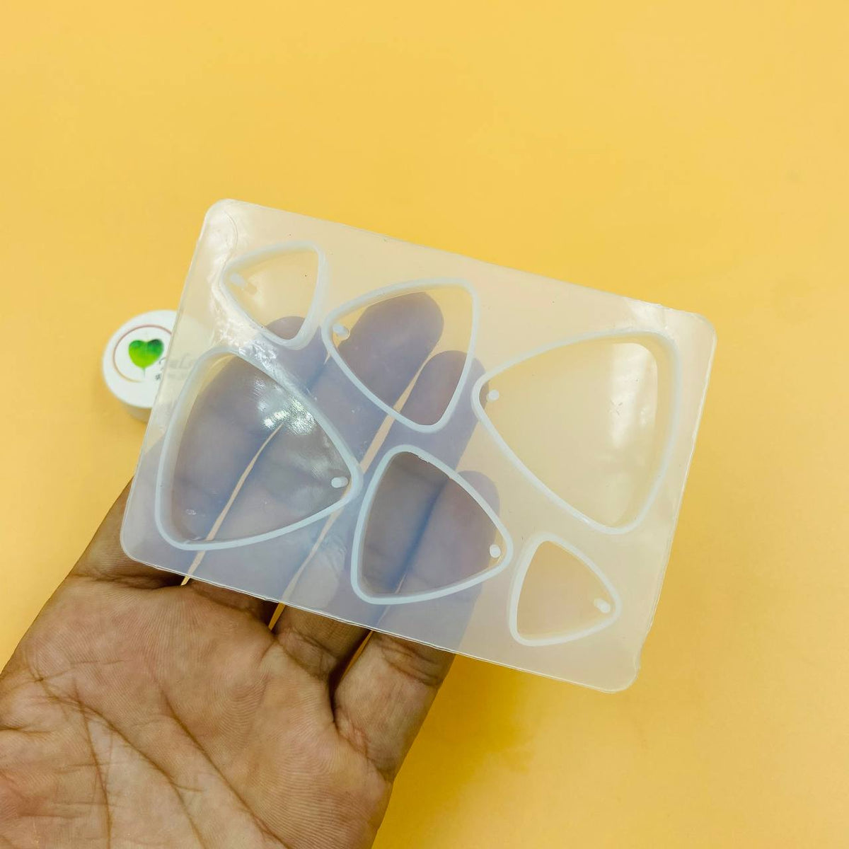 6 Cavity Triangle Mould – Tulsi Resin Store