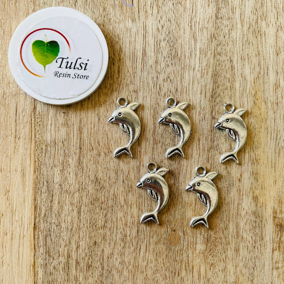 Dolphin Charm (5 Pcs) – Tulsi Resin Store