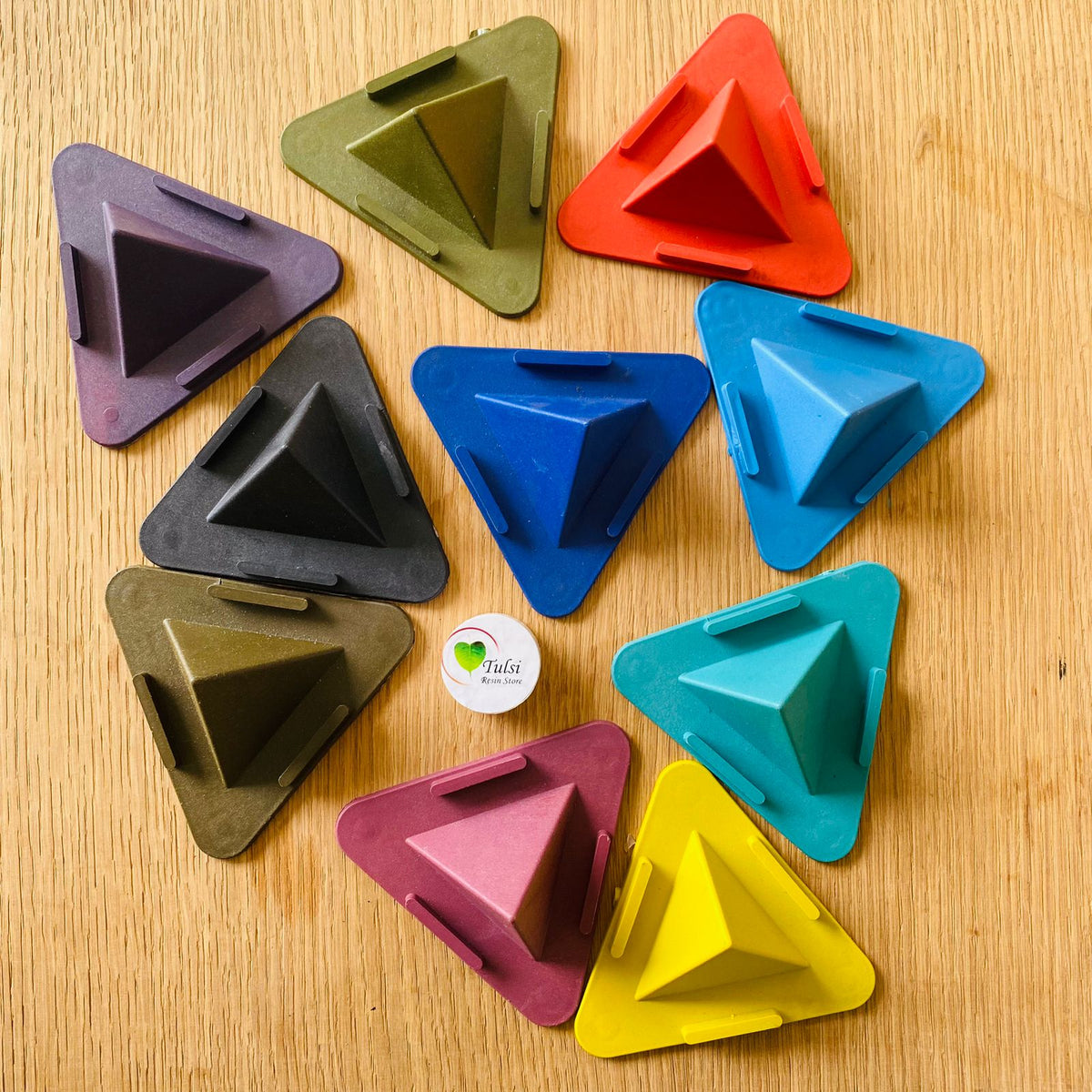 Pyramid Riser (10 Pcs) – Tulsi Resin Store
