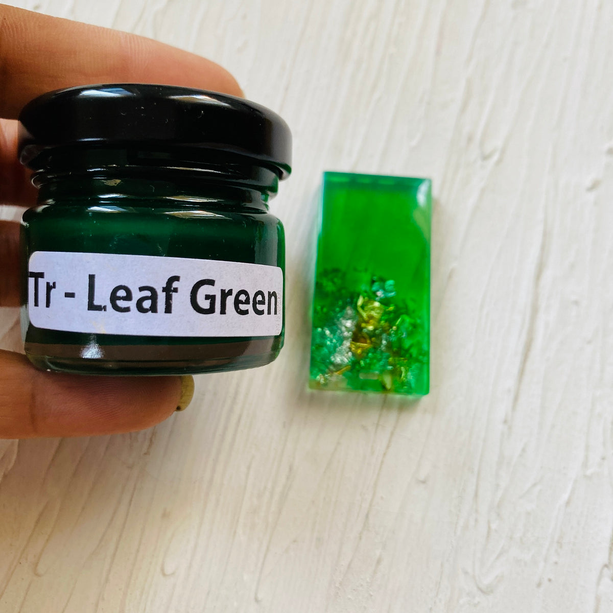Leaf Green Translucent Pigments – Tulsi Resin Store